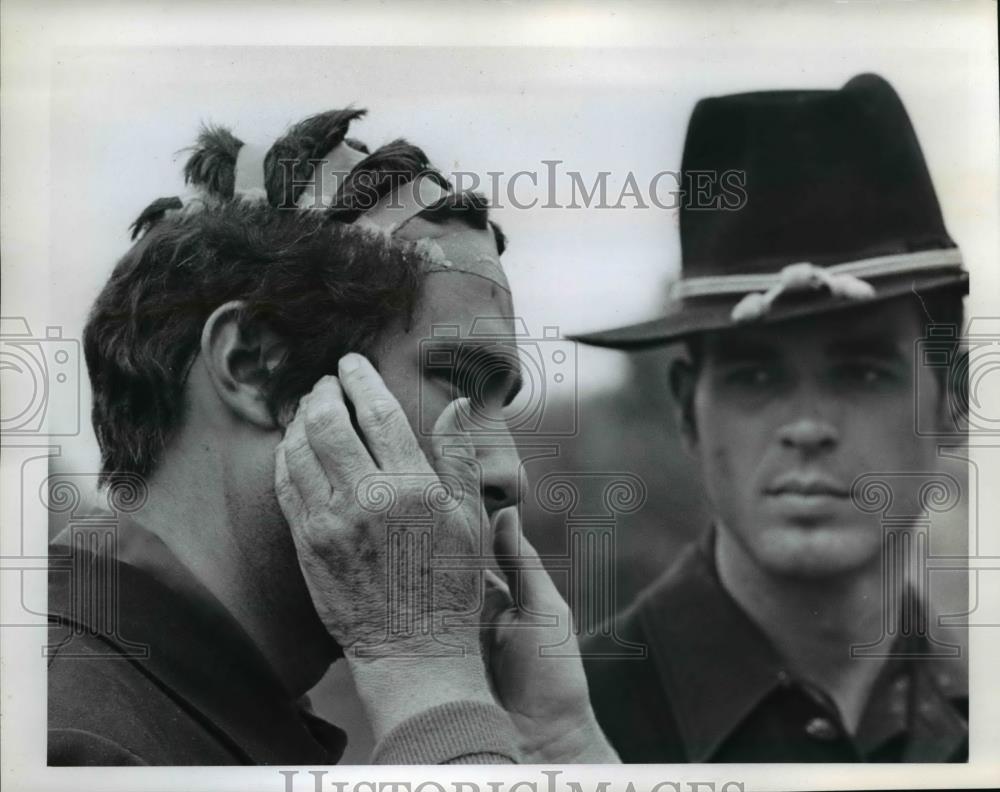 1964 Press Photo Ted Maier of University of Oregon in Hair Piece for W ...