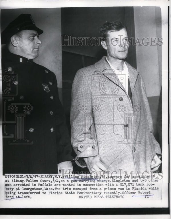 1957 Press Photo William Singleton arraigned at Albany NY on gun charg ...