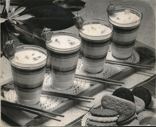 Milk Shakes and Biscuits 1950 Vintage Press Photo Print - Historic Images