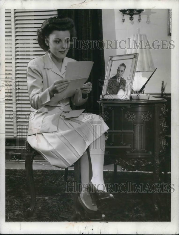 1942 Press Photo Miss Virginia Winther future bride of Robert Feller ...