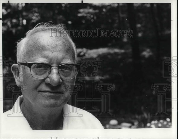 1982 Press Photo Victor Griffin - cvp16722 - Historic Images