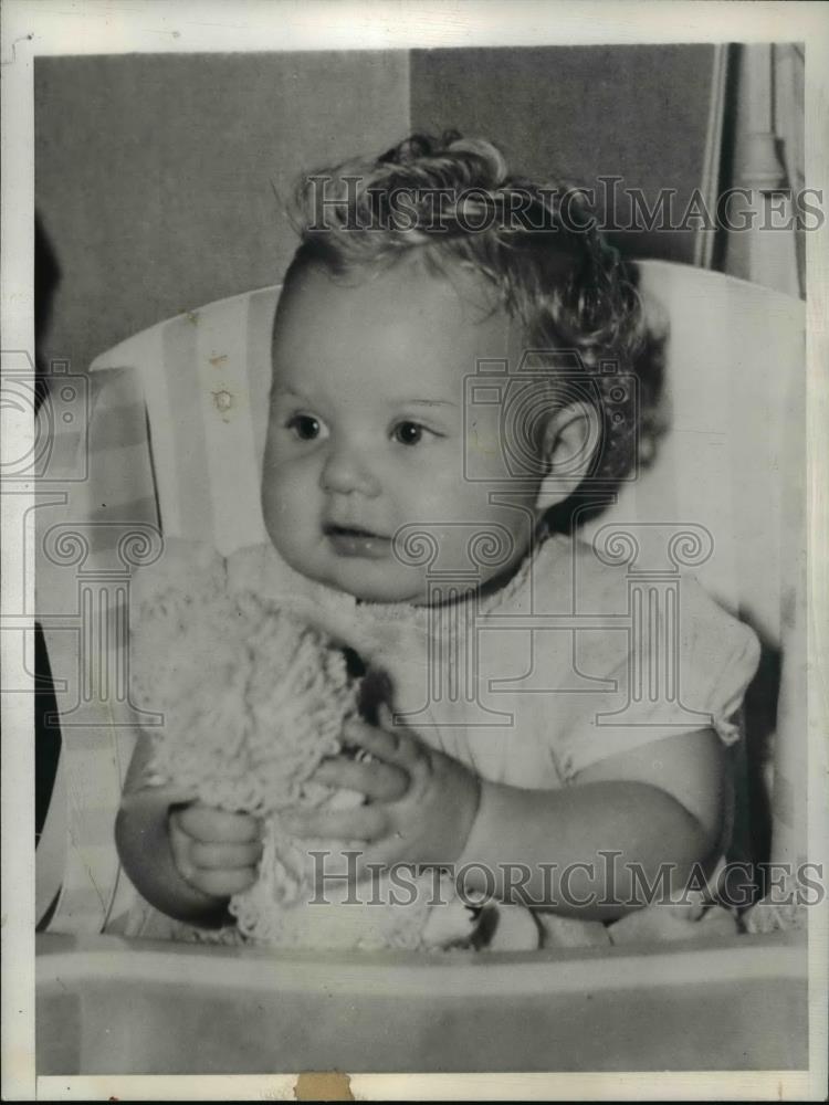 1943 Press Photo Alice Faye Harris Jr daughter of actress Alice Faye ...