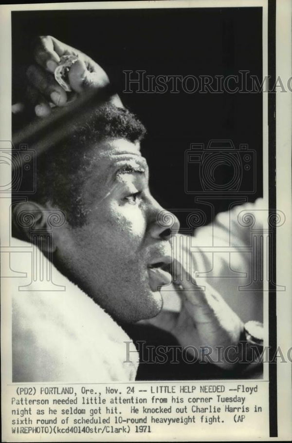 1971 Press Photo Floyd Patterson boxing bout against Charlie Harris ...