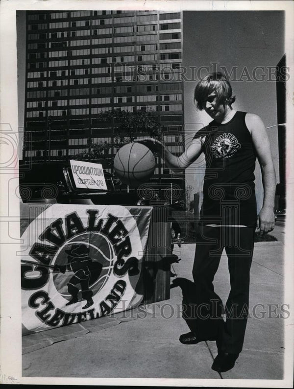 Ken Kirsch with basketball at Cleveland Cavaliers sign 1973 Vintage ...