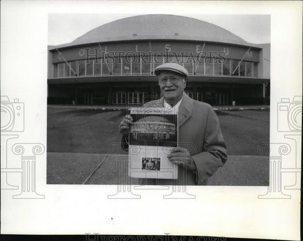 1984 Press Photo Joe Rosenfield in front of the Coliseum - spa18574 ...