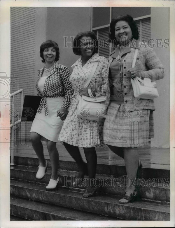 1954 Press Photo Mrs.Gary Thomas, Mrs.Carlton Rush and Mrs. Rohillian ...