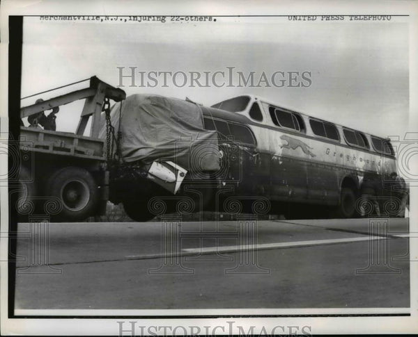 1958 Press Photo View Of A Greyhound Bus Which Crashed Into A Tractor ...