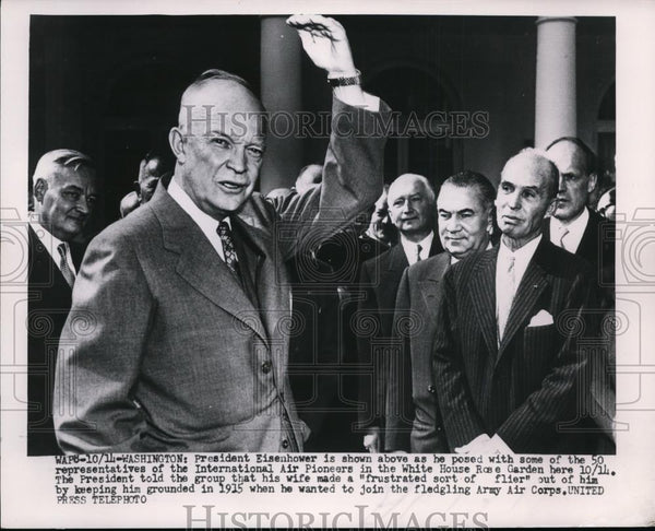 1953 Press Photo President Eisenhower Posed With The International Air ...
