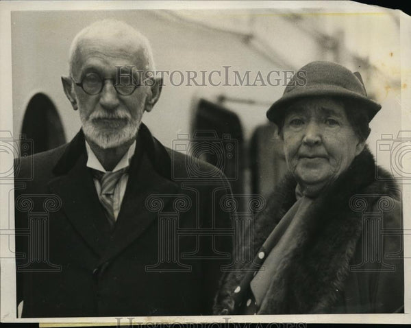 1933 Press Photo George Jeffrey and Mrs. Jeffrey Pictures As They Sail ...