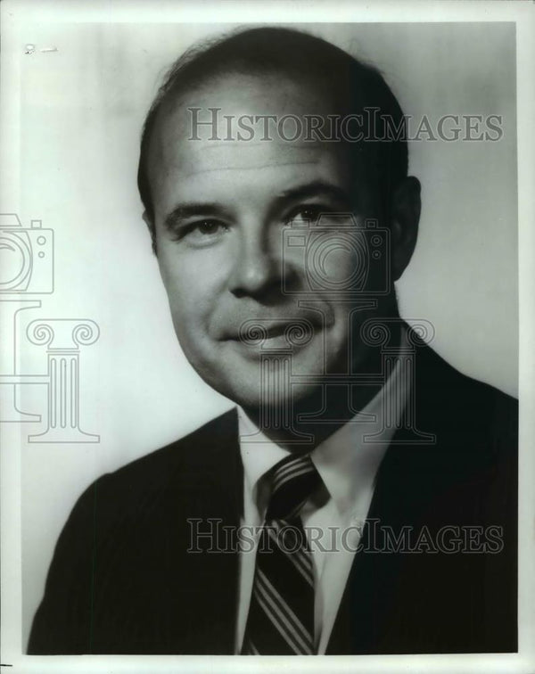 1991 Press Photo Ray J. Groves, Ernst, Former Clevelander - cvb67363 ...