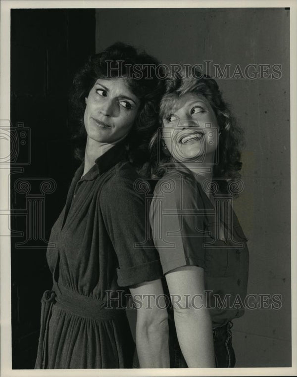 Press Photo Susan Pilon and Lisa Lewis star in "Betty and Veronica ...