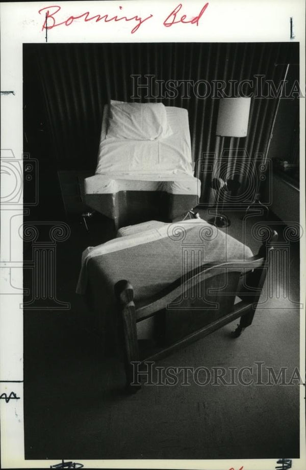 1983 Press Photo Borning Bed - spa28887 - Historic Images
