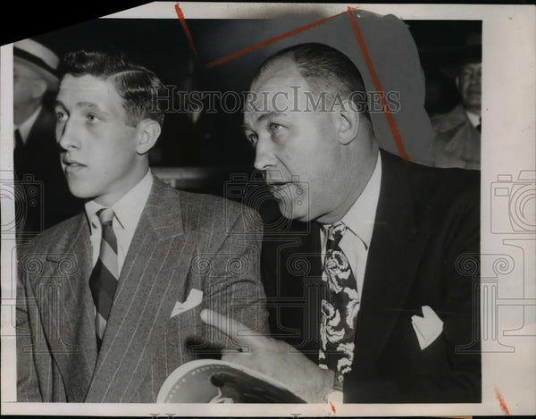 1946 Press Photo New York Jack Sharkey & son see Louis-Conn Battle NYC ...