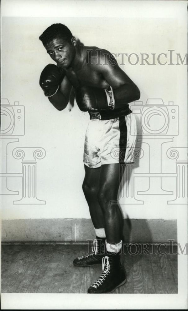 Boxer Floyd Patterson at training in a gym 1968 Vintage Press Photo ...