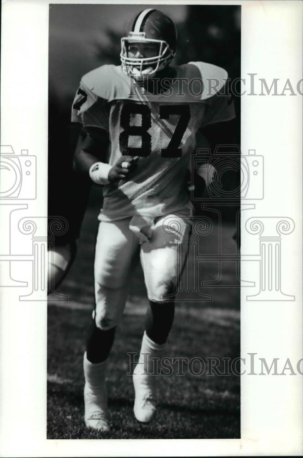 1990 Press Photo John Talley at Browns Training Camp at Lakeland Commu ...