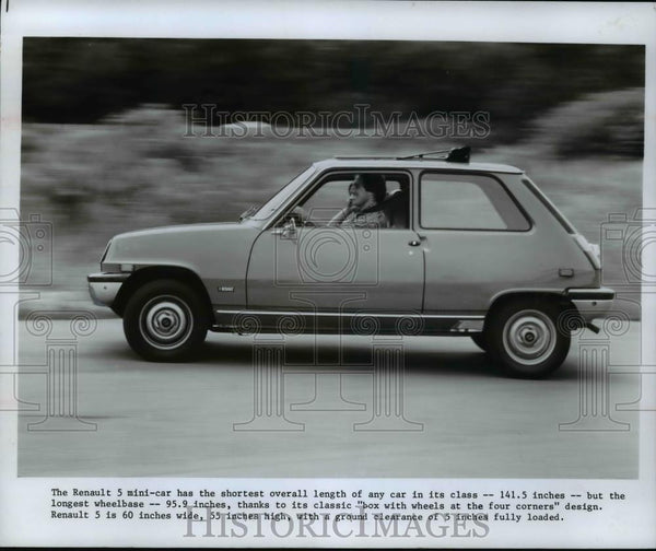 1976 Press Photo The Renault 5 mini car has the shortest overall lengt ...