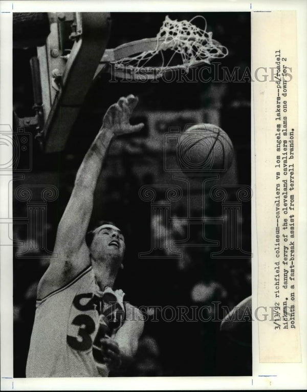 1992 Press Photo Danny Ferry, Cavs slams one down for 2 points on a fa ...