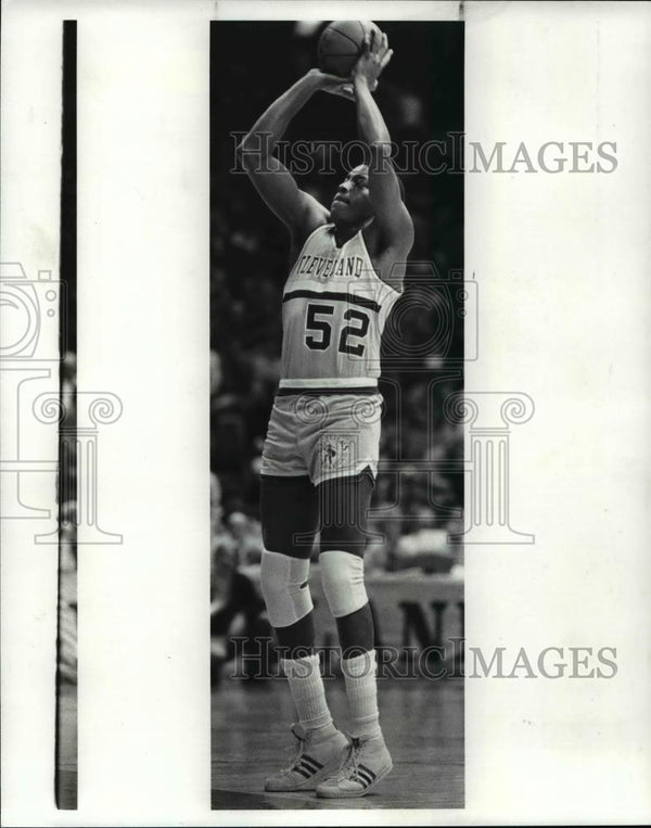 1983 Press Photo Sam Lacy-Cleveland basketball player - cvb69879 ...