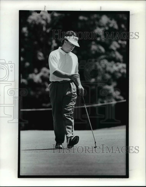 1991 Press Photo Wayne Players, Heads off to the next hole after sinki ...