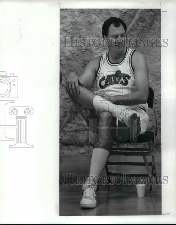 1989 Press Photo Cavs basketball player-Paul Mokeski - cvb70295 ...