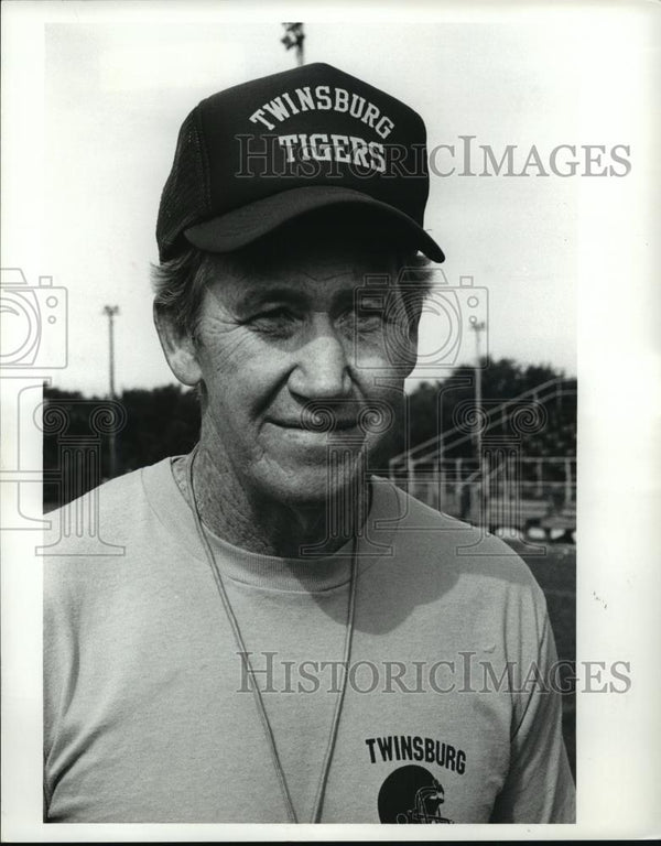 1989 Press Photo Mike Currence, football coach Twinsburg Chamberlin Hi ...