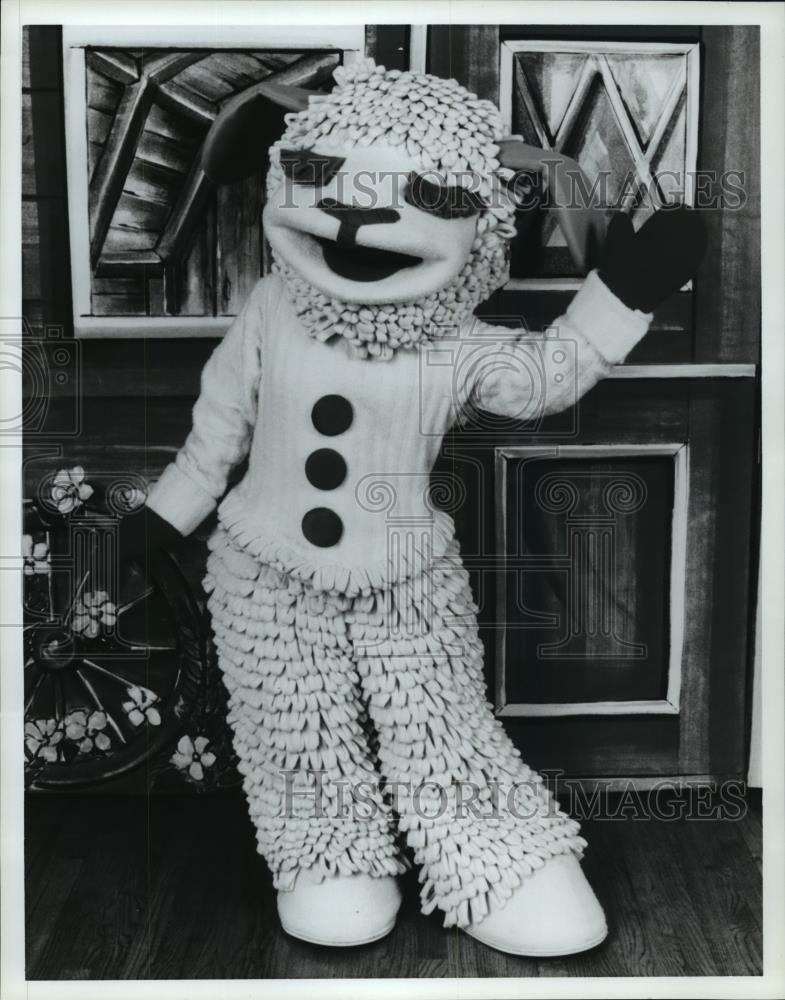 Press Photo Lamb Chop in Her Very Own Live Show - cvb75737 - Historic ...
