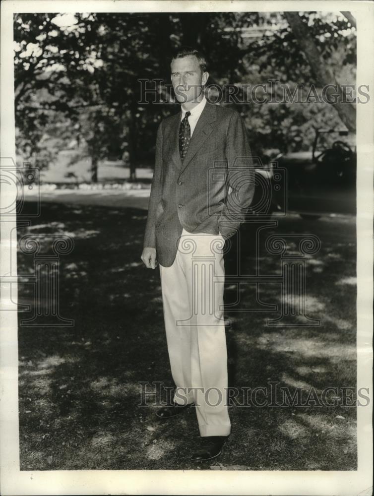 1934 Press Photo John D. Rockefeller 3rd spends vacation in Maine - cv ...