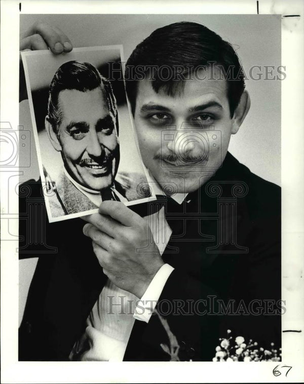 1987 Press Photo Robert Noll, A Clark Gable look alike - cva33808 ...