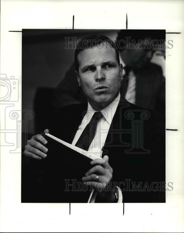 1989 Press Photo Louis M. Primozic proposed interm director of CMHA ...
