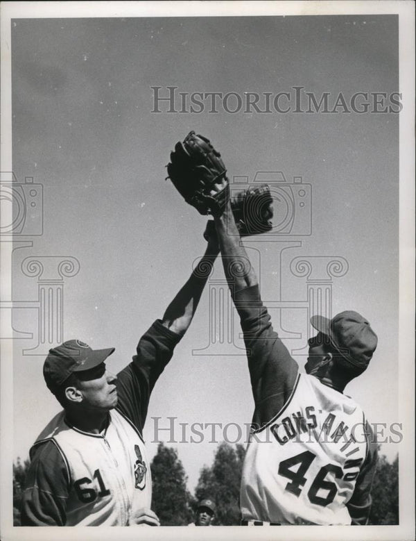 1968 Press Photo Cleveland Indians players Darrell Sutherland and Ron ...