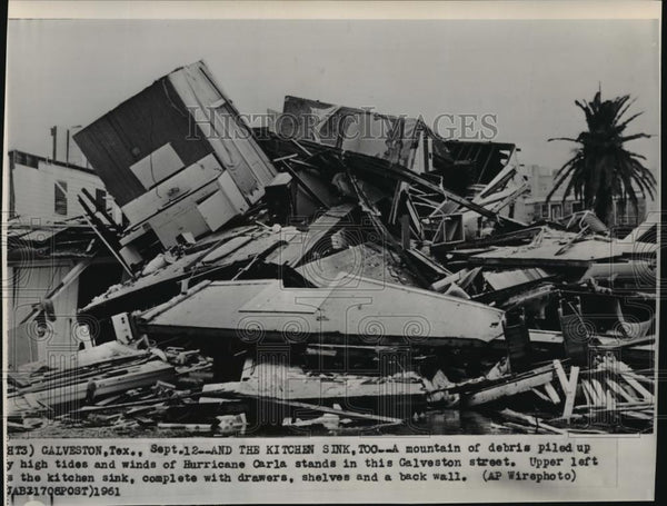 1961 Press Photo Weather-Hurricanes 1961, debris piled up from Hurrica ...