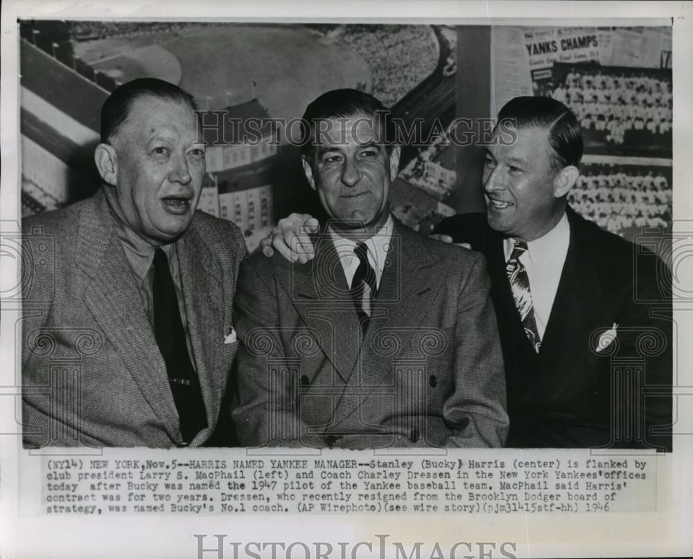 1946 Press Photo Stanley Harris (ctr) named the 1947 pilot of the Yank ...
