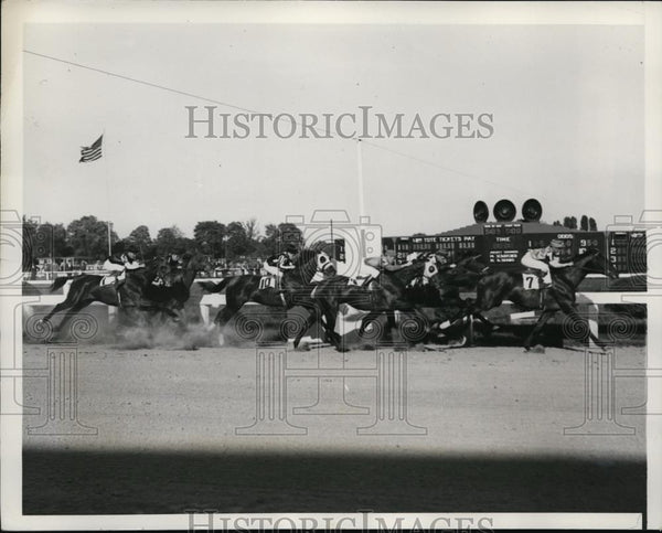 Pilico MD race Don Meade on Sir Damon wins race 1939 Vintage Press ...