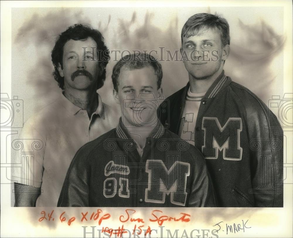 1990 Press Photo Coach Mike McLaughlin poses with Mead Football player ...