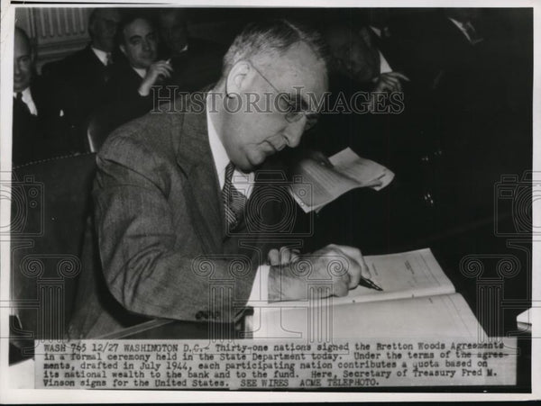 1945 Press Photo Secretary of Treasury Fred Vinson in Washington DC ...