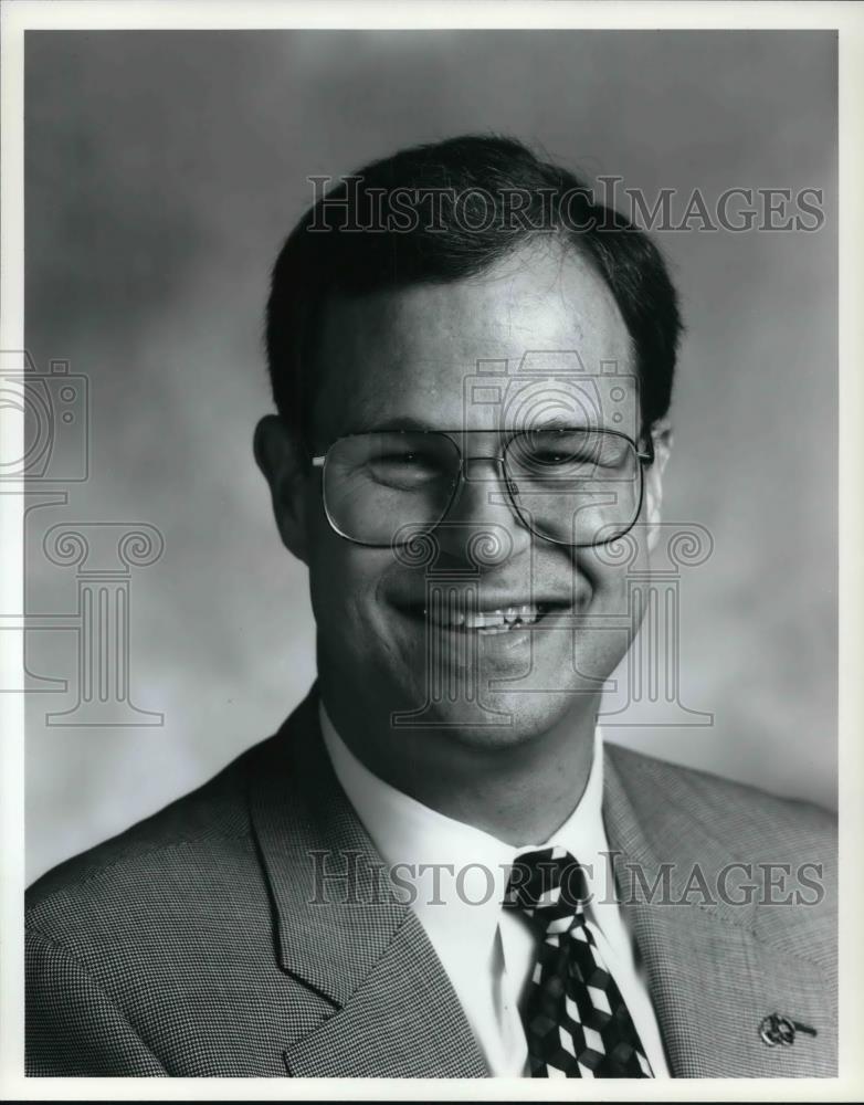 1999 Press Photo John Bruns, The Ritz Carlton Cleveland general manage ...