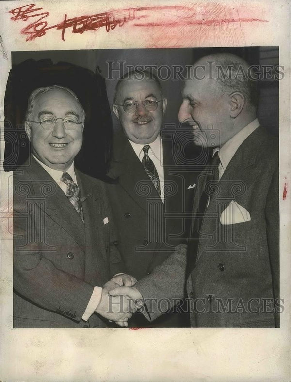 1946 Press Photo James C.Petrillo with Baney Balaban and Jack Cohn - n ...