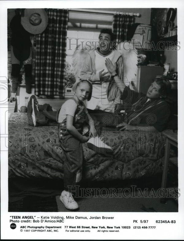Press Photo Kate Volding, Mike Daymus, jordan Brower in Teen ANgel - c ...