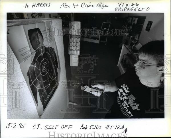 1995 Press Photo Taser - orb52831 - Historic Images