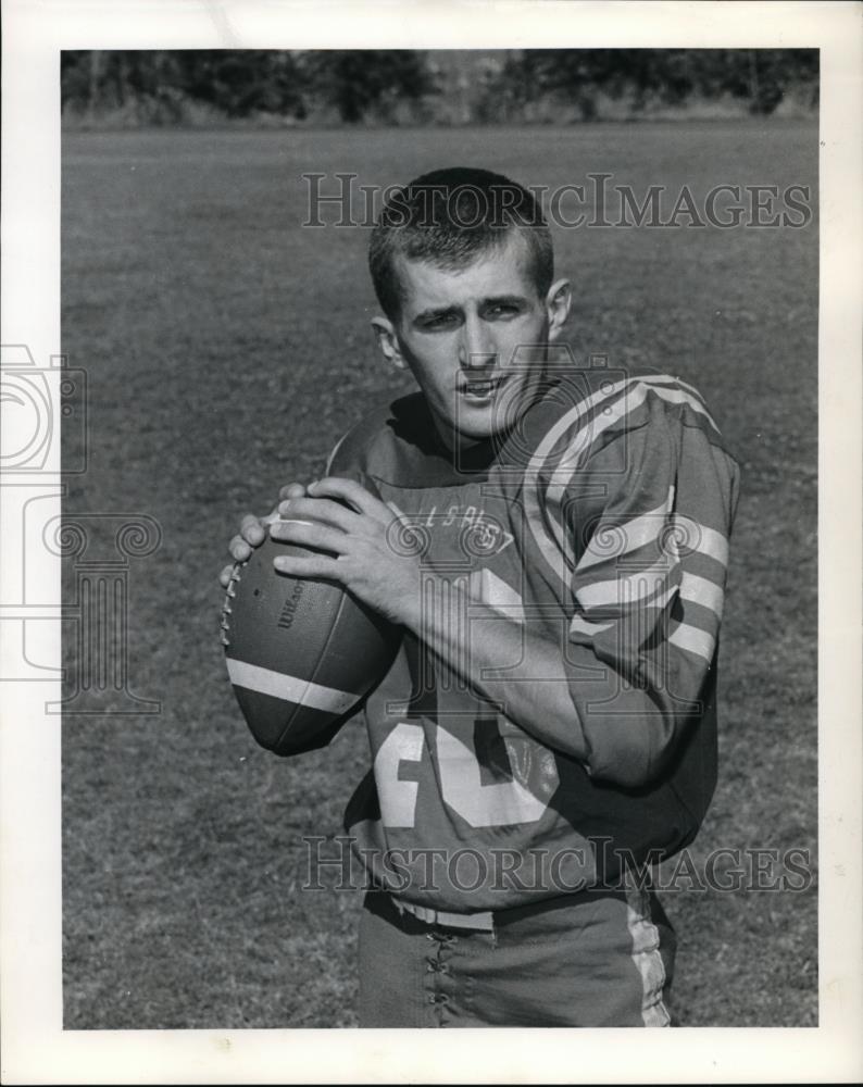 1967 Press Photo Bob Main metro offensive whiz sidelined - orc08859 ...