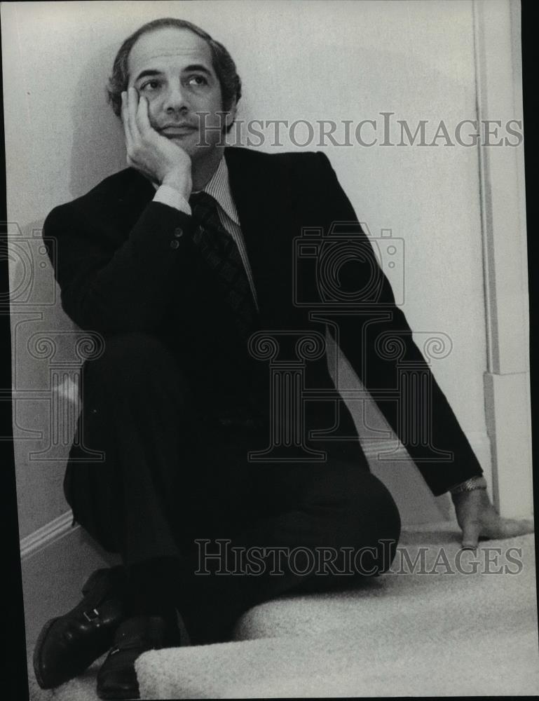 1977 Press Photo Ron Nessen, Press Secretary - spa13266 - Historic Images