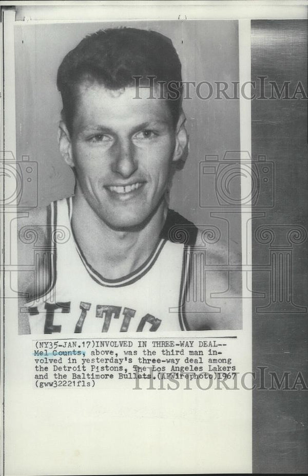 1967 Press Photo Basketball player Mel Counts involved in three-way tr ...