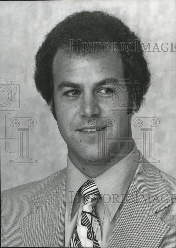 1976 Press Photo Chris L. Lunde, Red Lion Motel - spa50261 - Historic ...