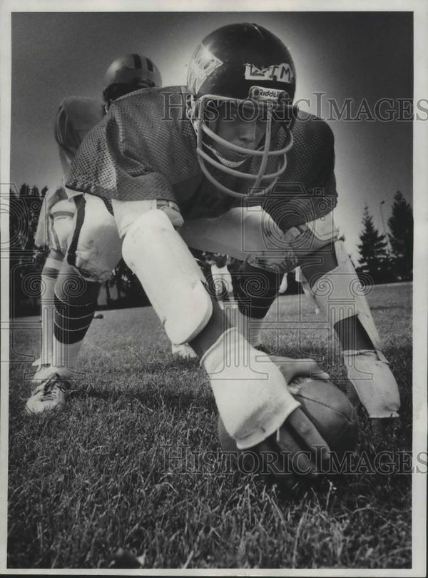 1992 Press Photo Football W. Valley Center Steve Zimmer hiking to QB ...