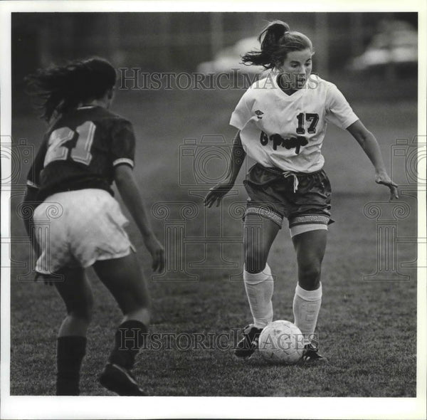 1992 Press Photo Gonzaga Prep soccer player, Danielle Hamacher during ...