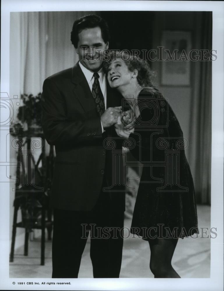 1991 Press Photo Gregory Harrison and Murphy Cross star in The Family ...