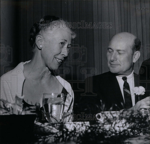 1964 Press Photo Esther Peterson, came from Washington - Historic Images