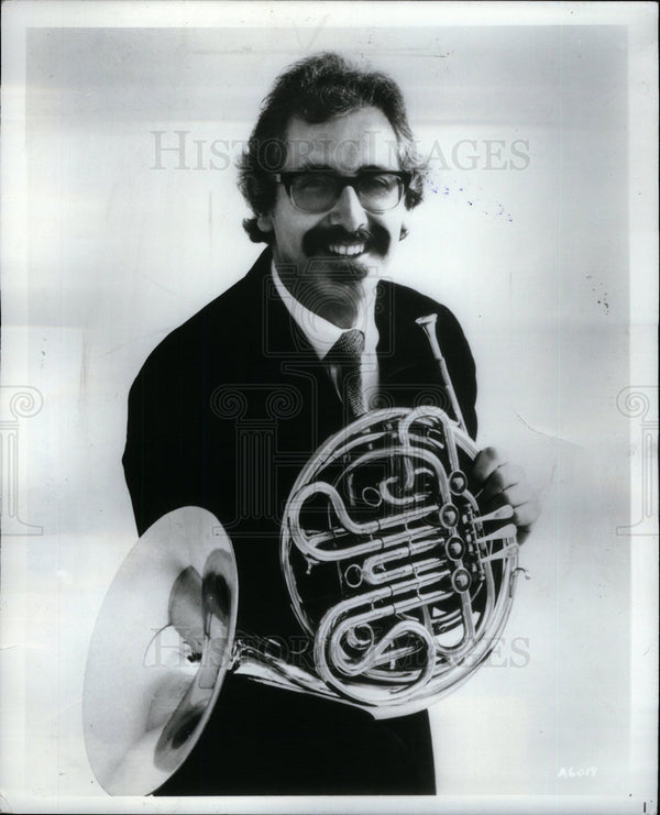 1981 Press Photo Barry Tuckwell French Horn Soloist - DFPD63589 ...