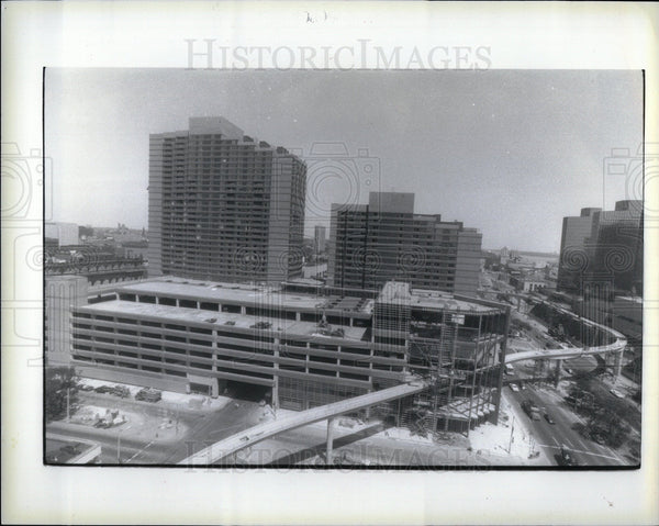 1985 Press Photo Millender Center Apartments Detroit - DFPD74131 ...