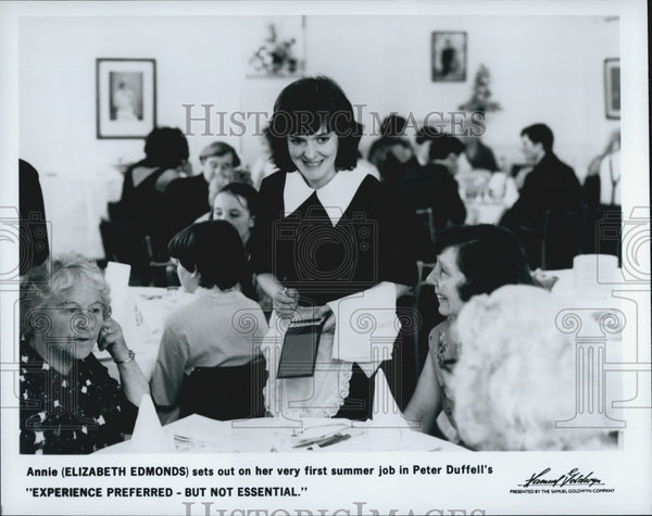 Press Photo Elizabeth Edmonds in"Experience Preferred..But Not Essenti ...
